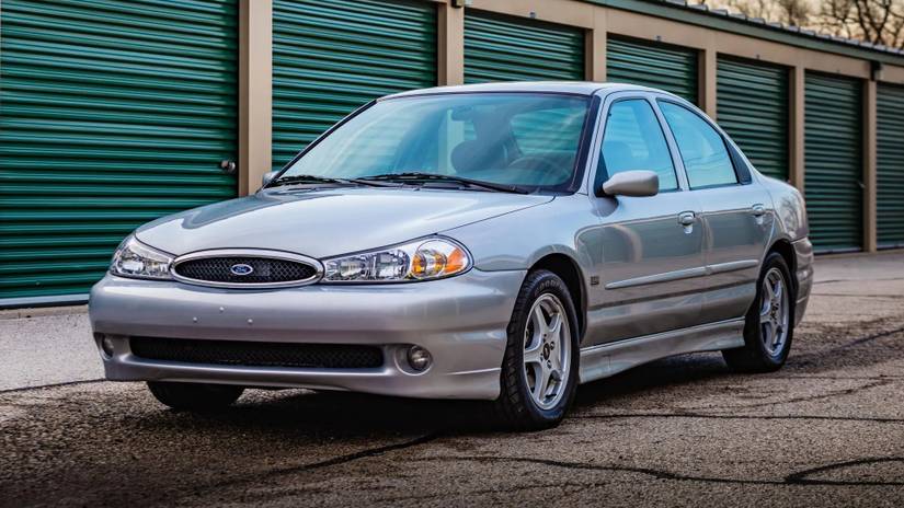 10 V-6 Powered Sedans That Come With A Manual Transmission