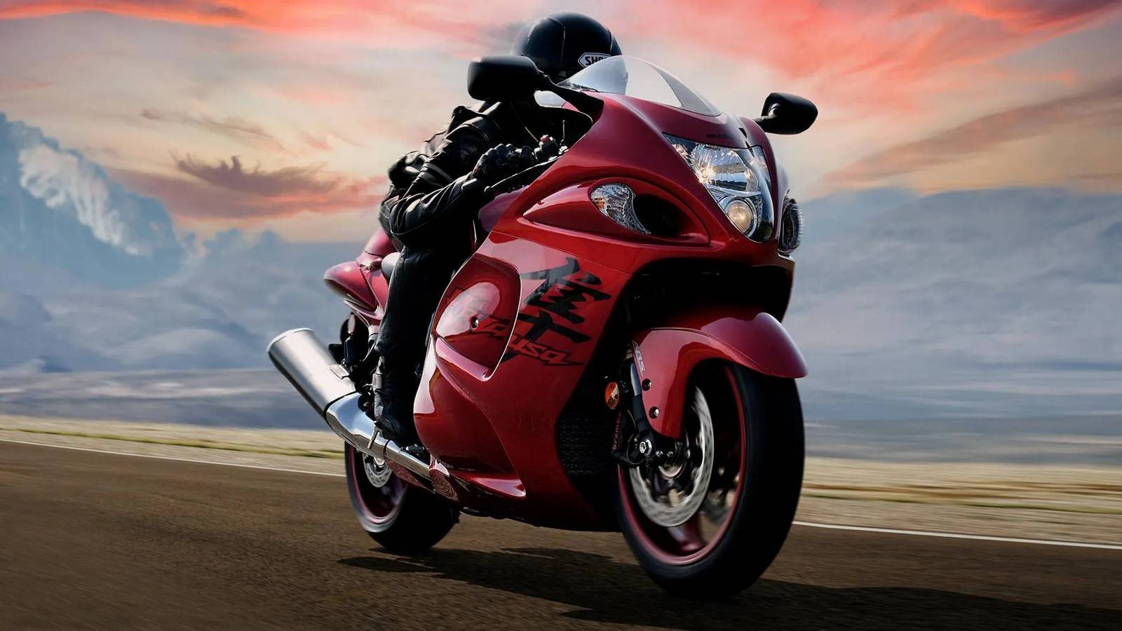 Drag Race: Suzuki Hayabusa Challenges The BMW S 1000 RR