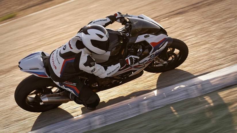 BMW S1000RR: Price, Features, And Top Speed