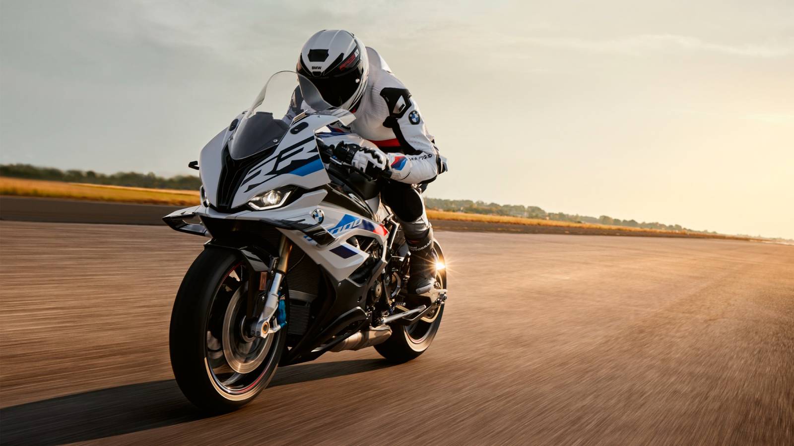 BMW S1000RR: Price, Features, And Top Speed