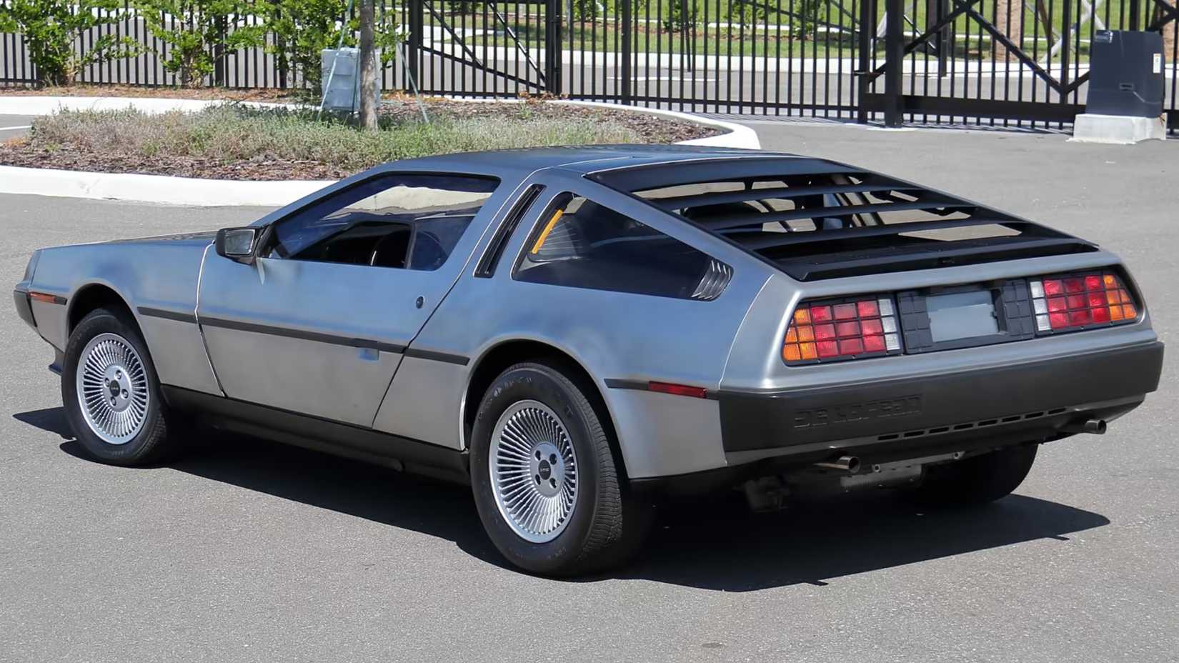 10 Rear-Engined Cars That Aren't A Porsche 911