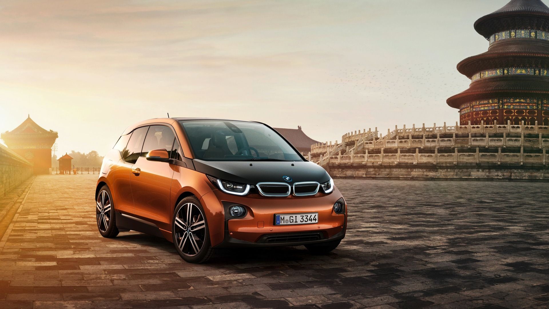 8 Electric Vehicles That Have Engines For Range Extenders
