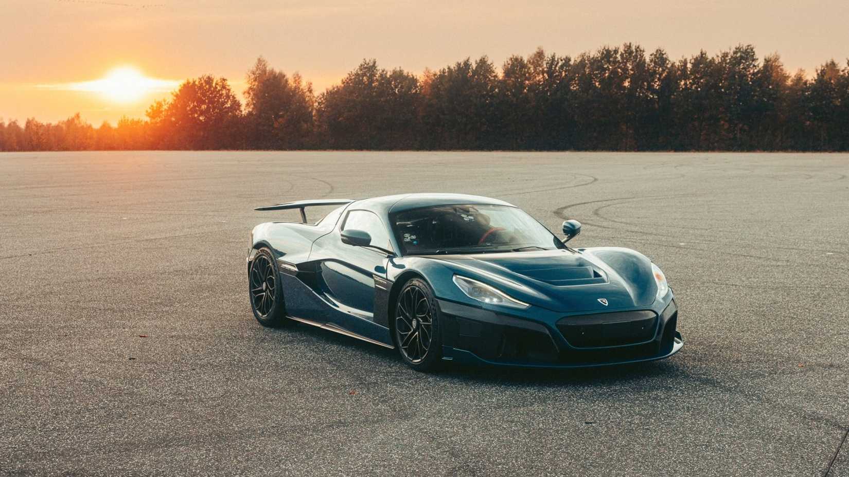 10 Electric Cars So Advanced They Feel Like They're From The Future