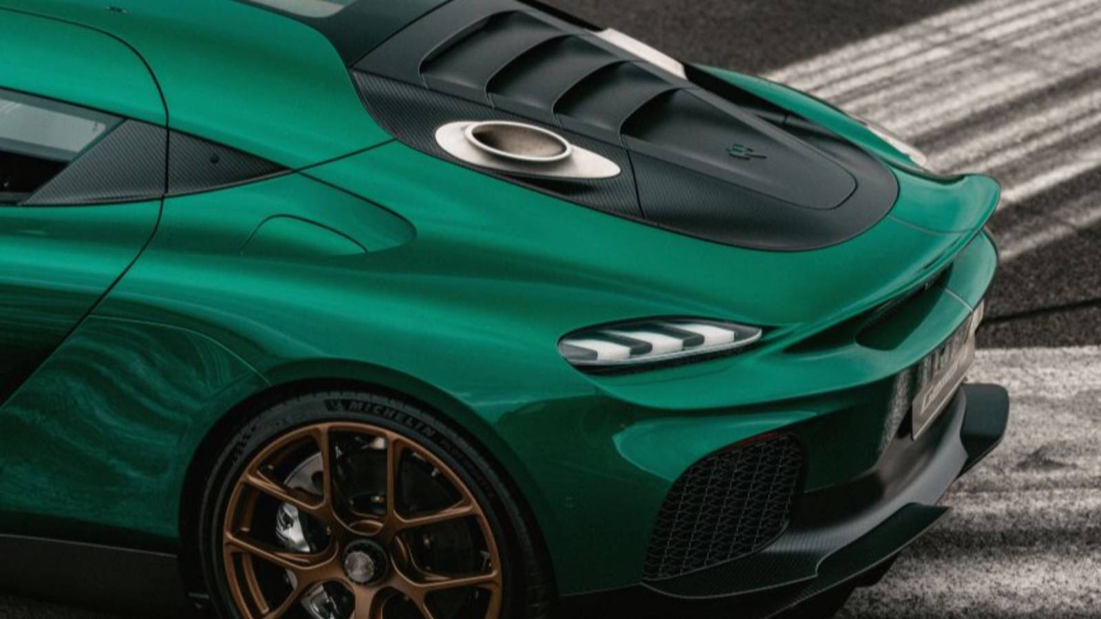 Koenigsegg Gemera: The Hypercar That Blurs the Line Between Performance ...