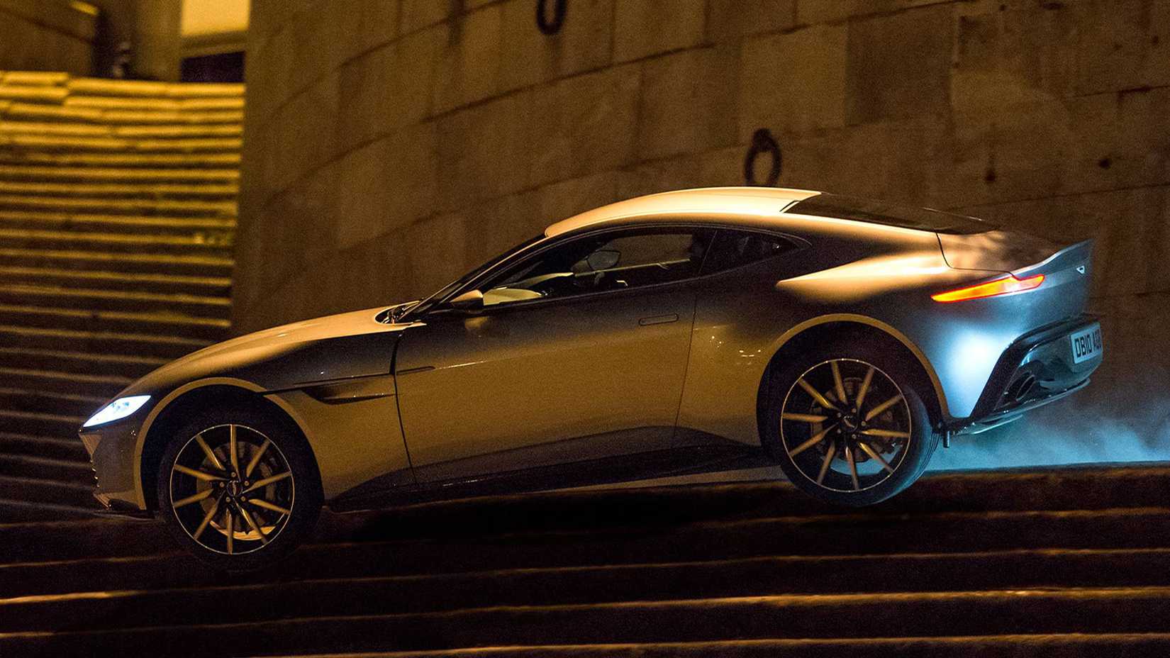 10 Unique Features In James Bond's Aston Martin DB10