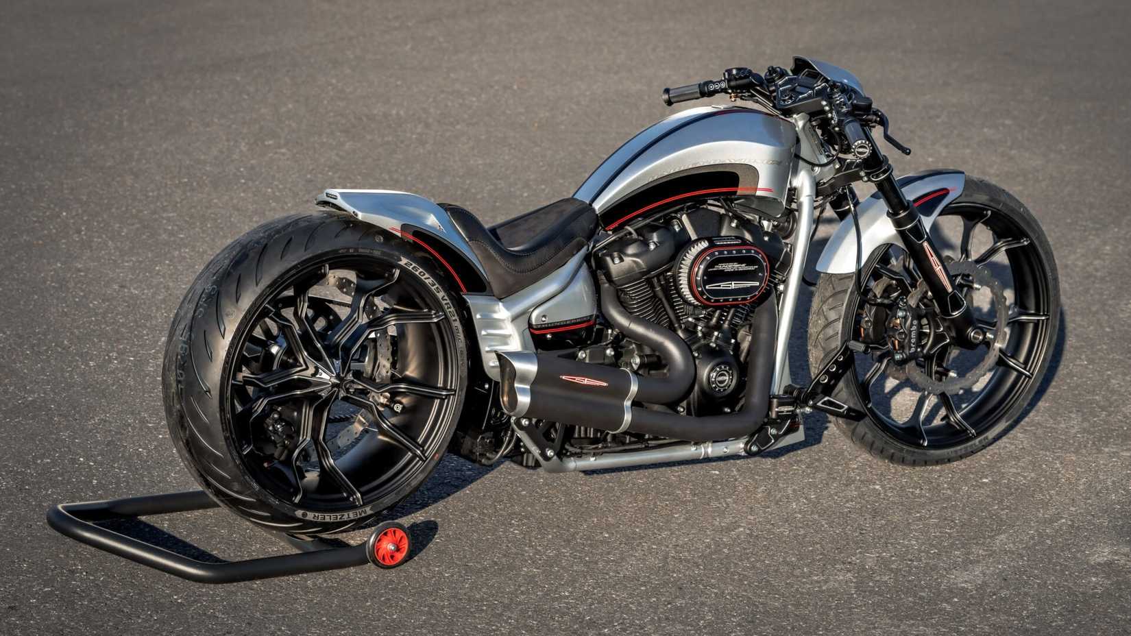 Unleash The Beast A Deep Dive Into The 2017 Harley Davidson Breakout The King Of Muscle Cruisers