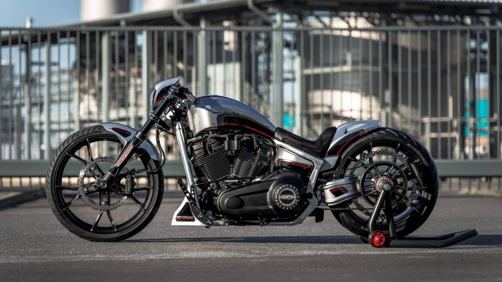 Unleash The Beast A Deep Dive Into The 2017 Harley Davidson Breakout The King Of Muscle Cruisers