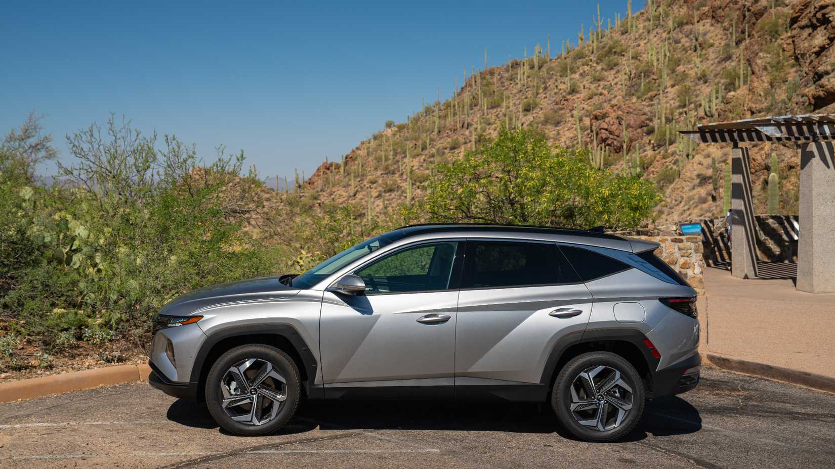 10 Hybrid Crossovers That Are Perfect For Light Off-Roading
