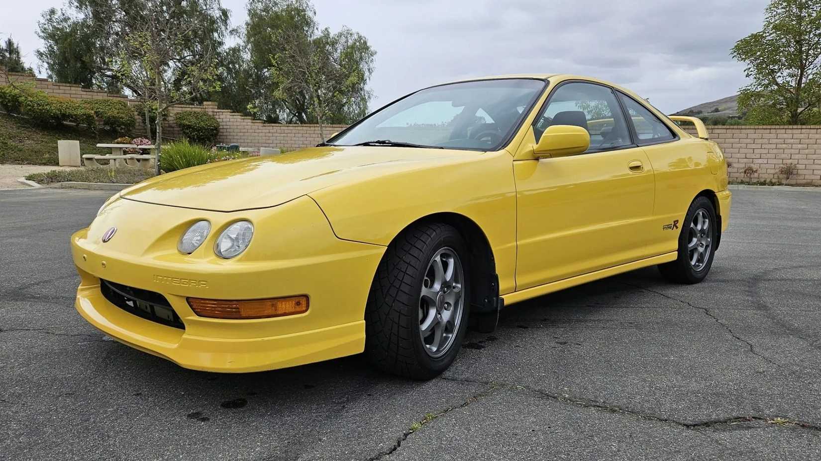 10 Sports Cars That Make Great Investments For Long-Term Ownership