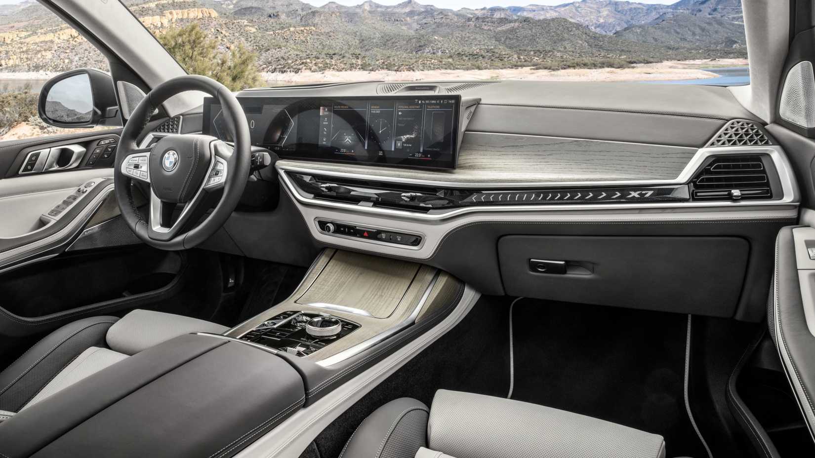 10 Luxury SUVs With The Best Interiors
