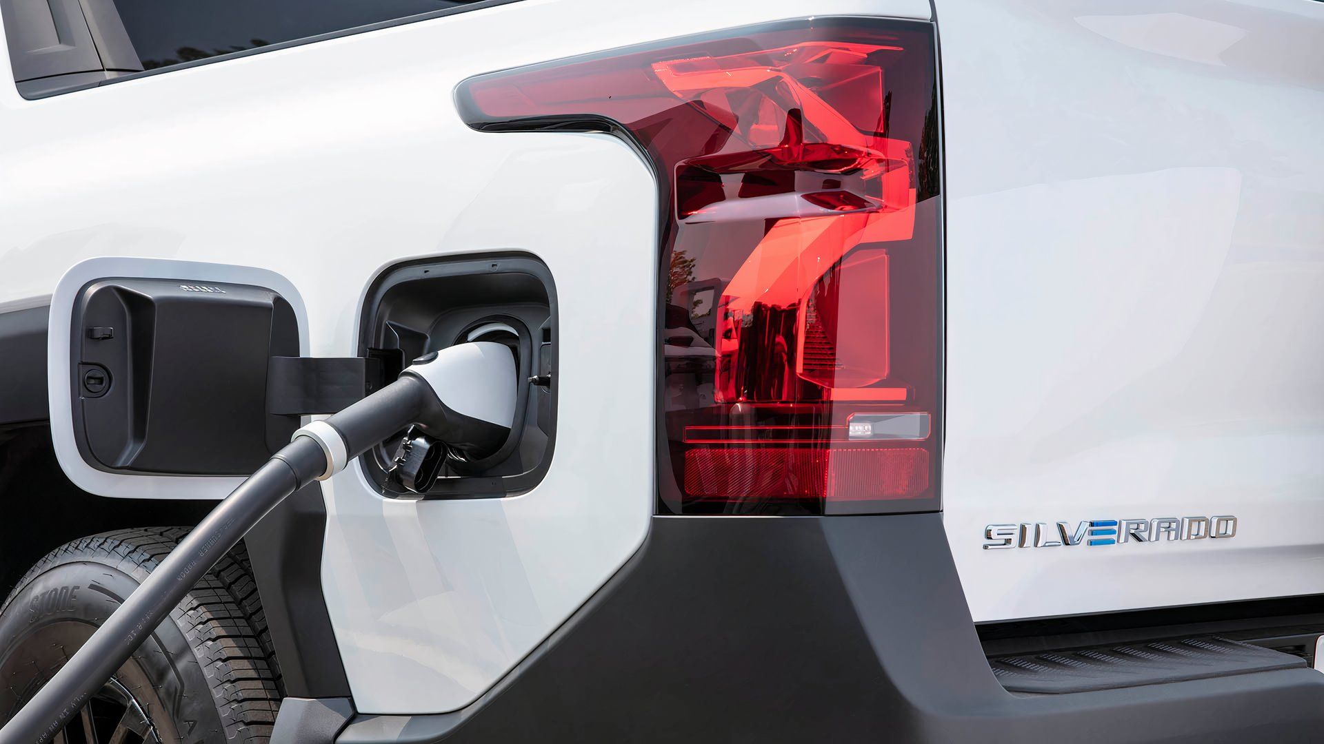 A 60-Percent Charge In A Silverado EV Equates To A Normal EV's Full ...