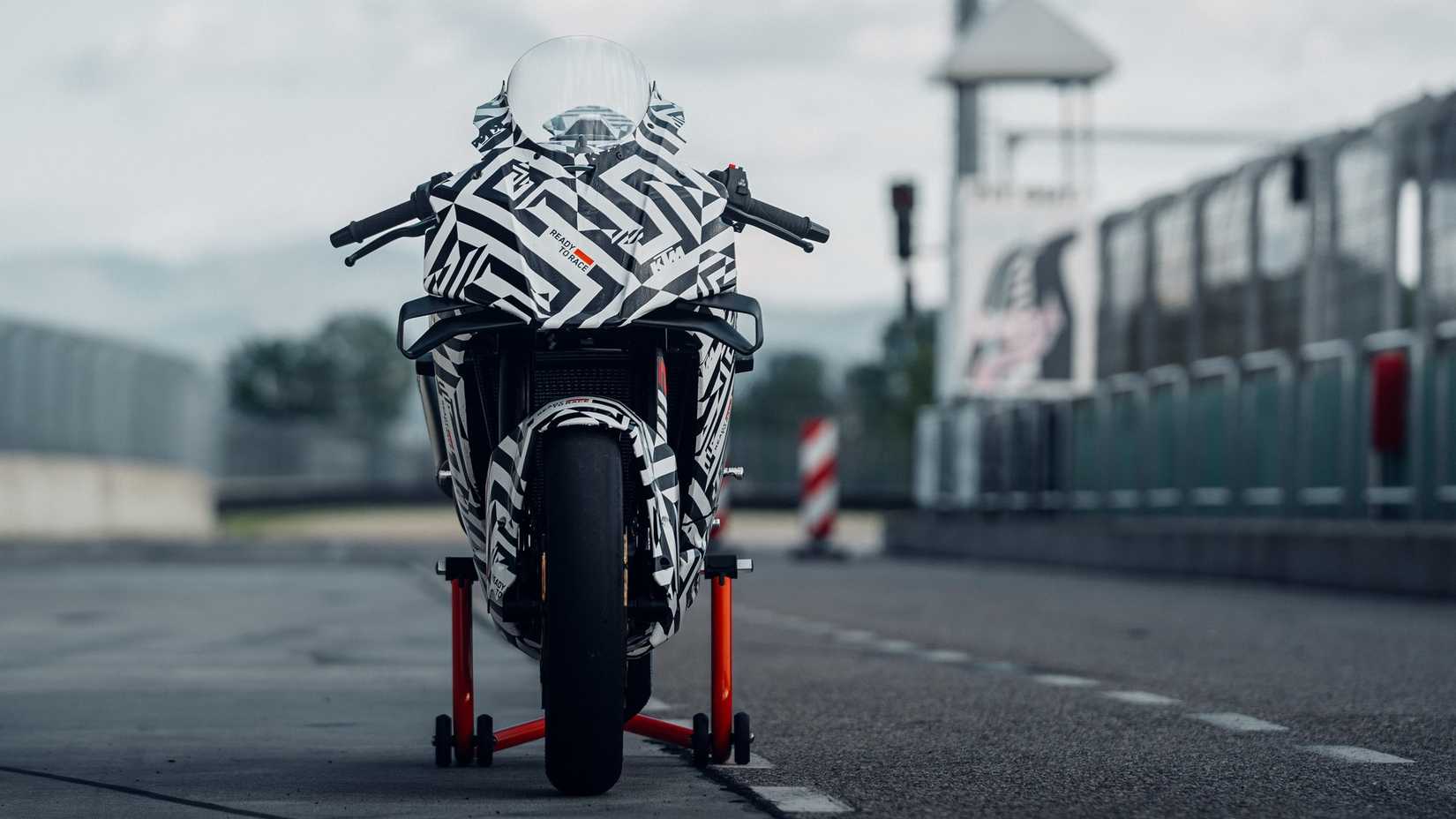 10 Reasons The New KTM 990 RC R Will Tremble The Middleweight Superbike ...