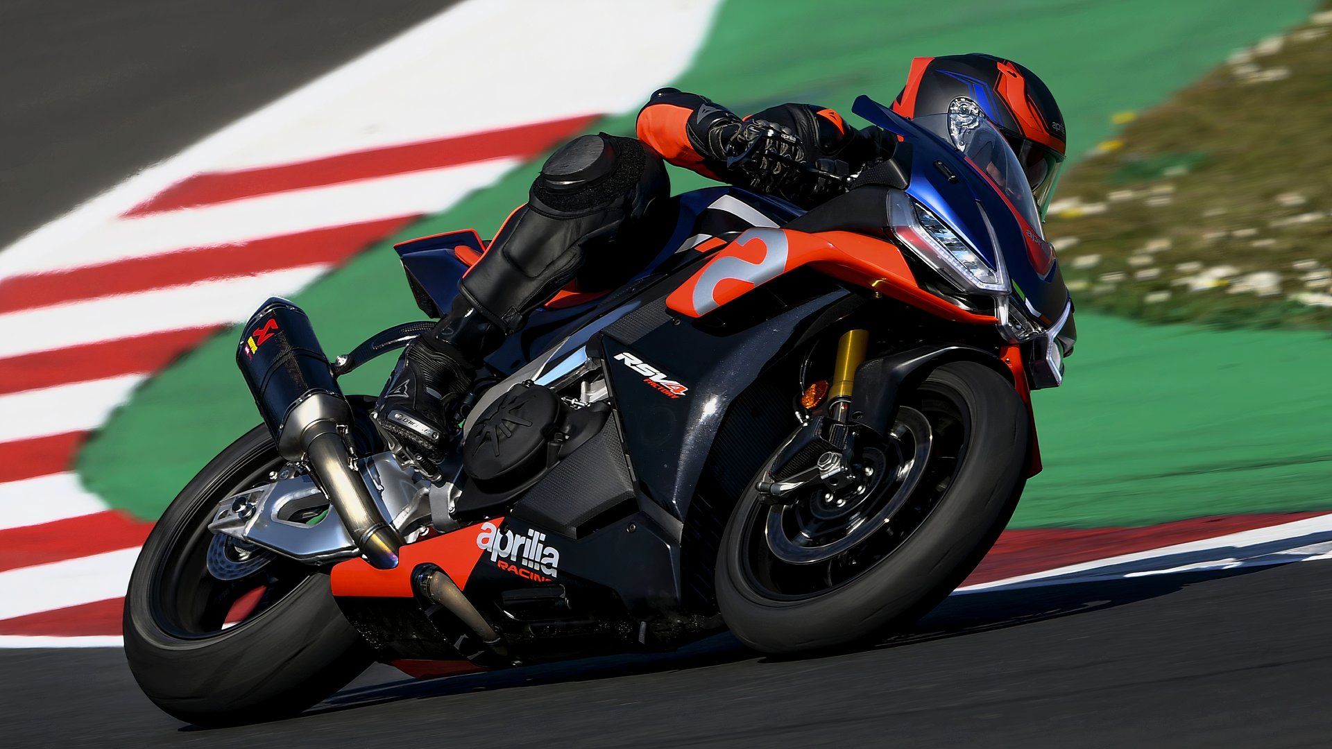 2025 Ducati Panigale V4 Vs BMW S 1000 RR: The Superbike Crown Comparison