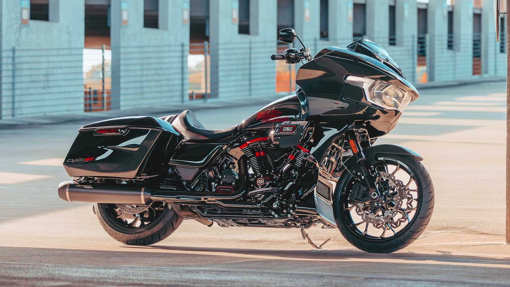 Why The Harley-Davidson CVO Road Glide ST Makes More Sense Than The CVO ...