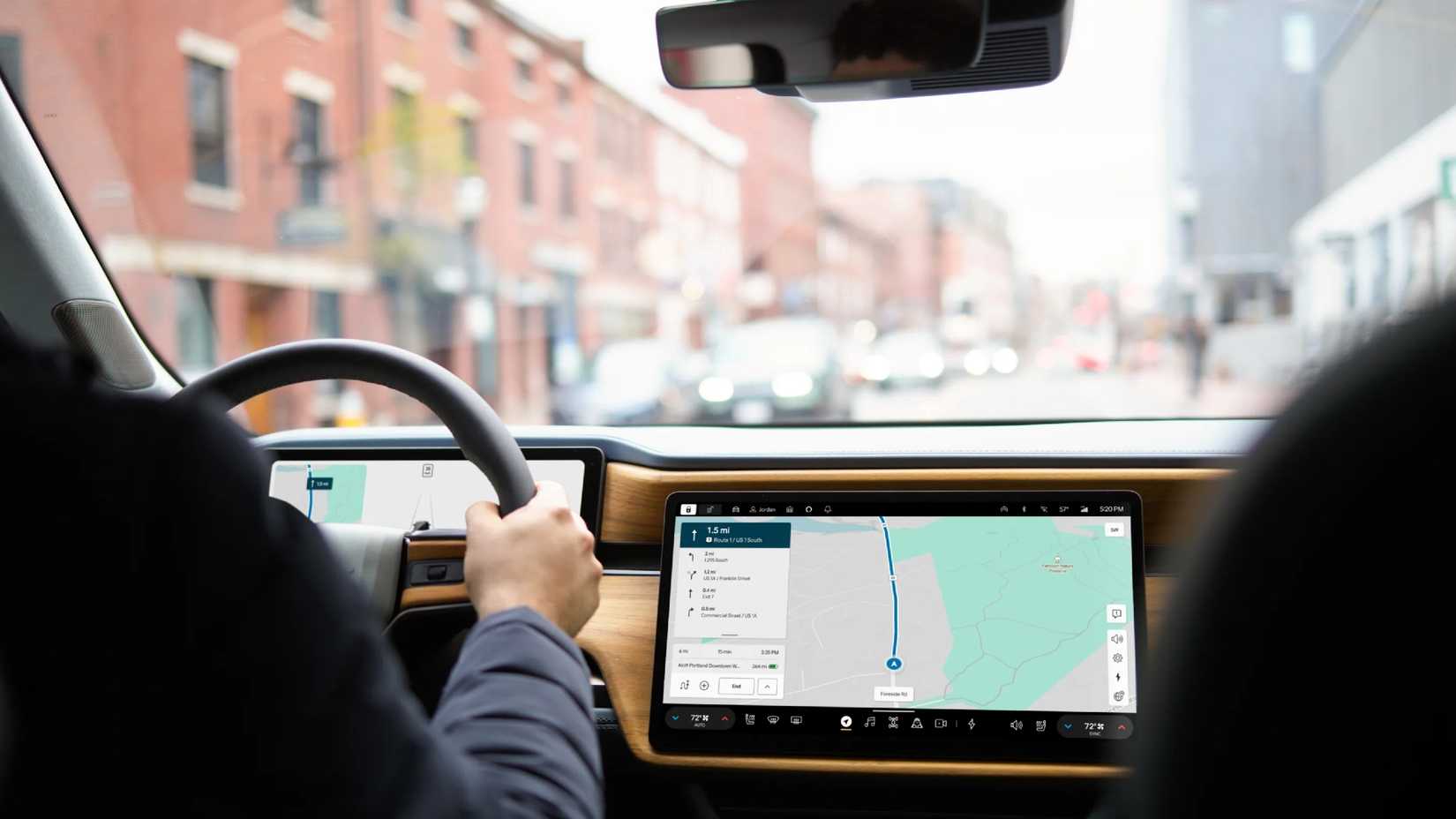 15 Cars With The Largest Touchscreens