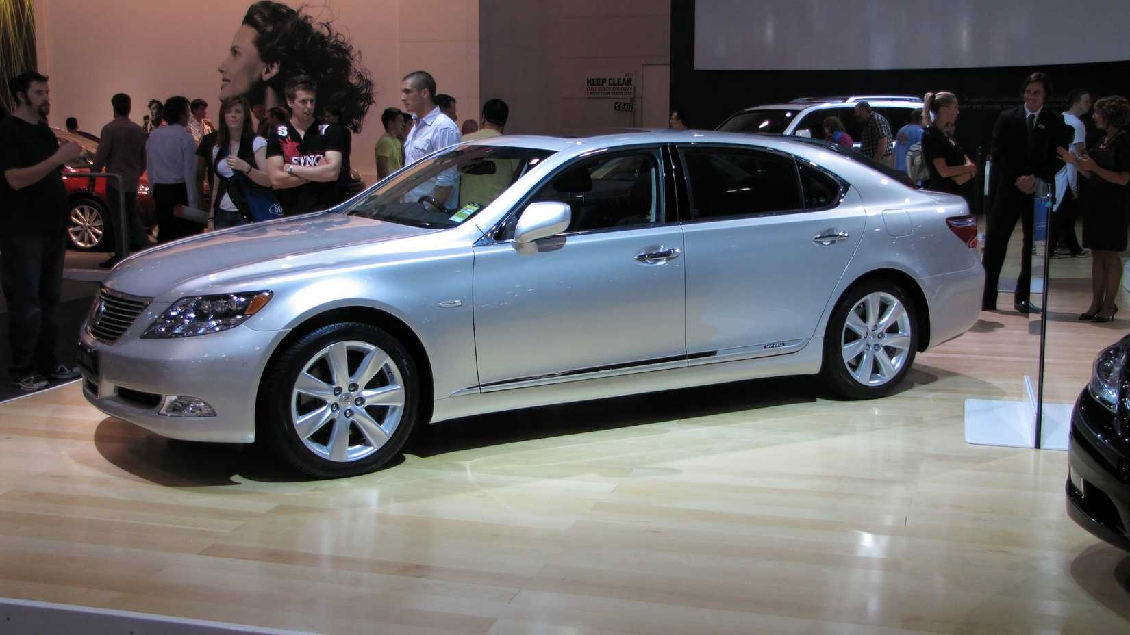 The Lexus LS600 Is Used Hybrid Sedan Under $20,000 That Makes More ...