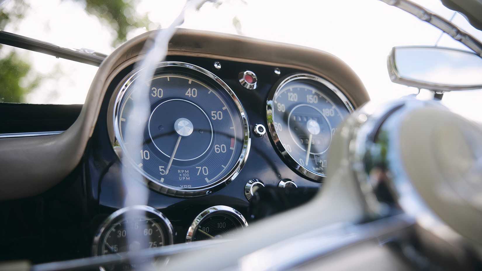 The Unloved Mercedes-Benz 190SL Is A Beautifully Toned Down Gullwing