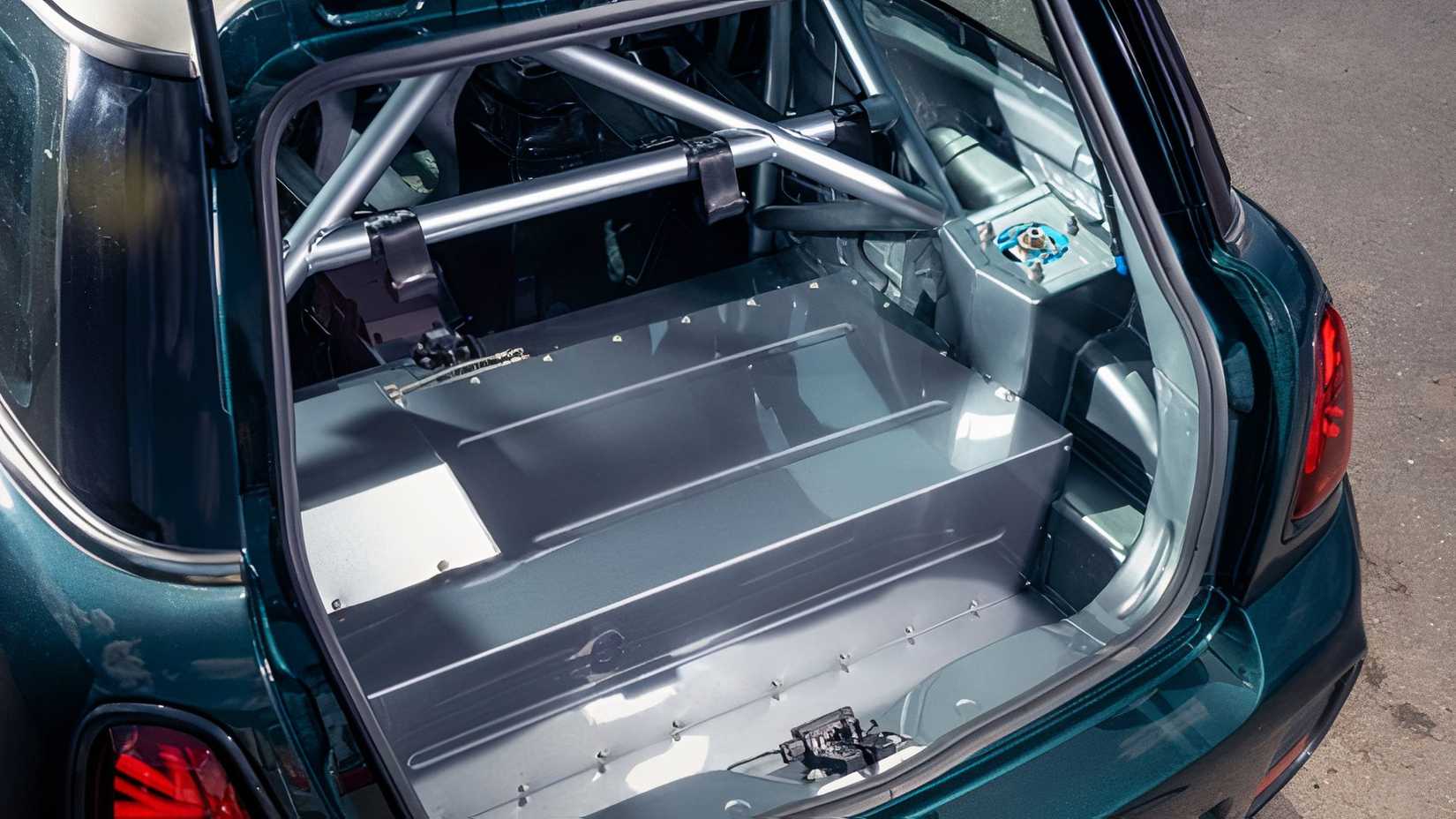 10 Unique Things About The "Vini" Powerflex V8 Mini Cooper