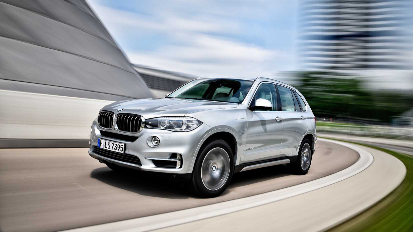 2017 Bmw X5 Xdrive40e Wallpaper 8k
