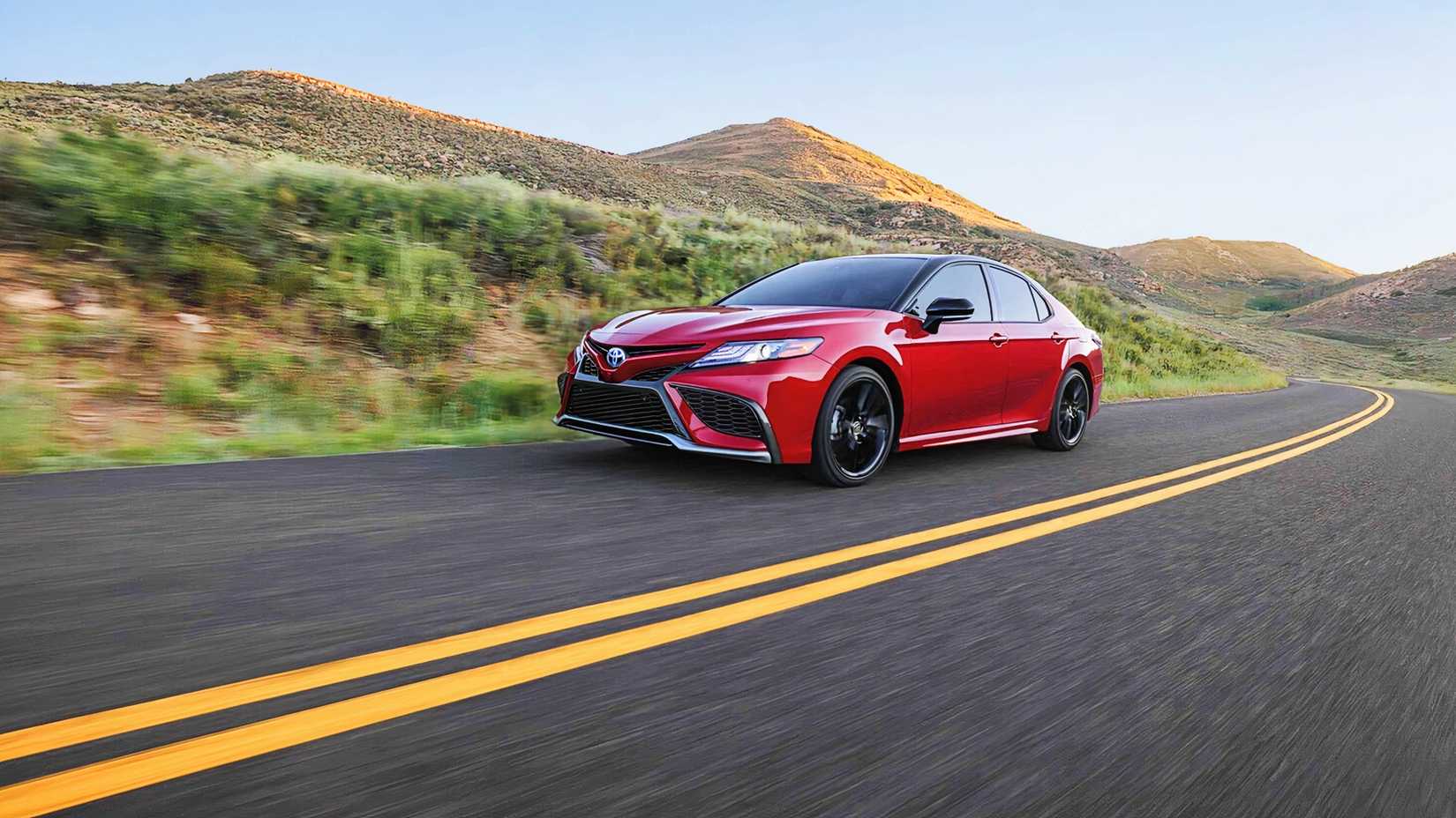 Ranking The Best Toyota Camry Hybrid Models Based On Their Fuel Efficiency