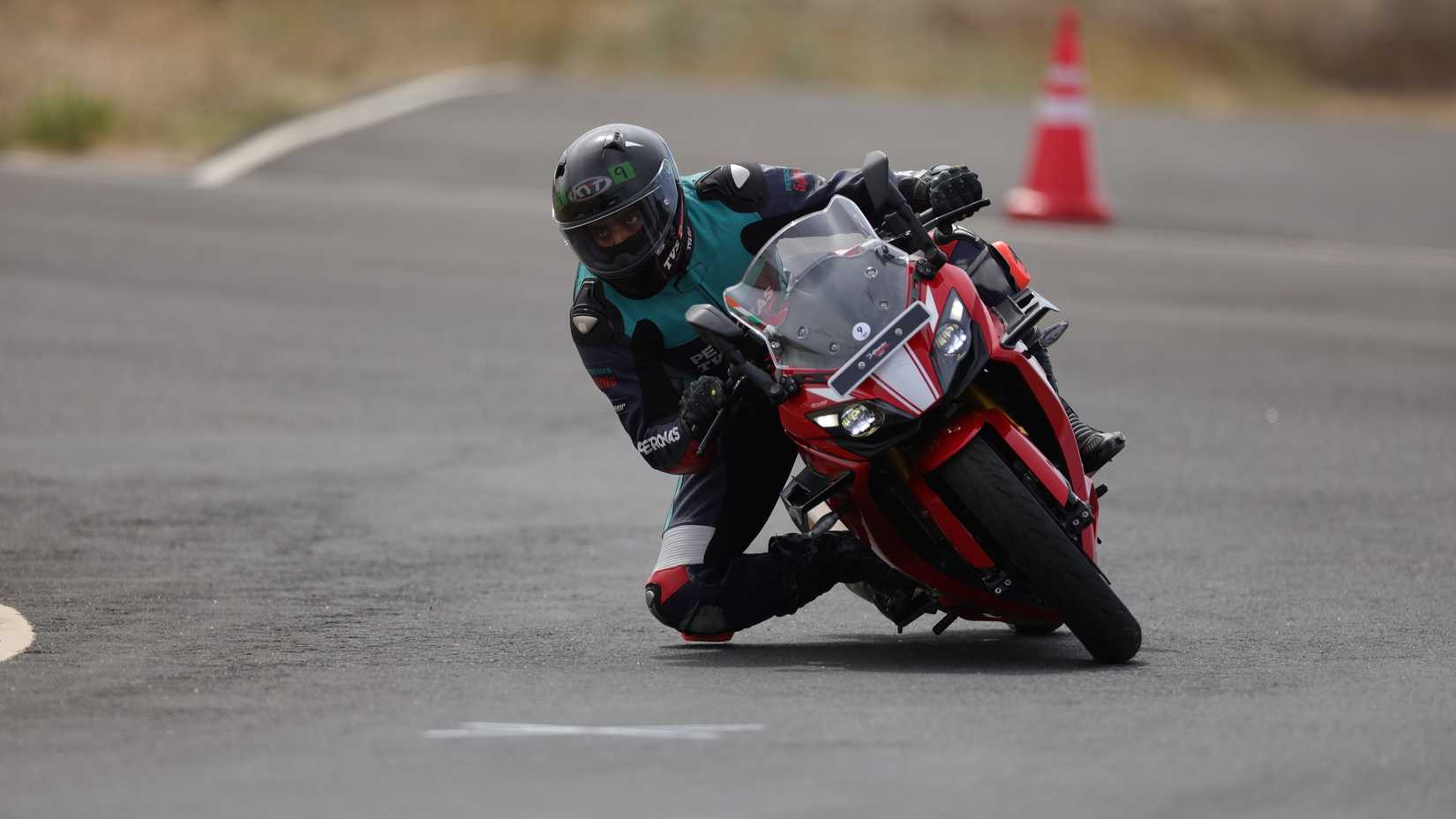 The New TVS Apache RR 310 Is Everything The Yamaha R3 Wants To Be ...