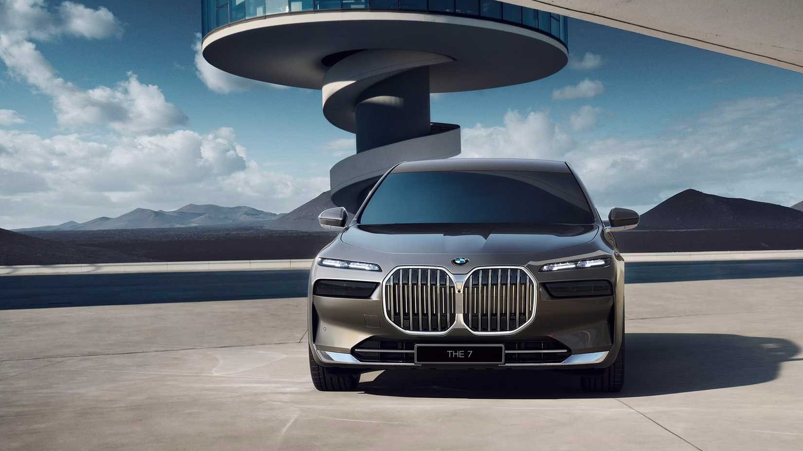 10 Full-Size Sedans With The Roomiest Interiors