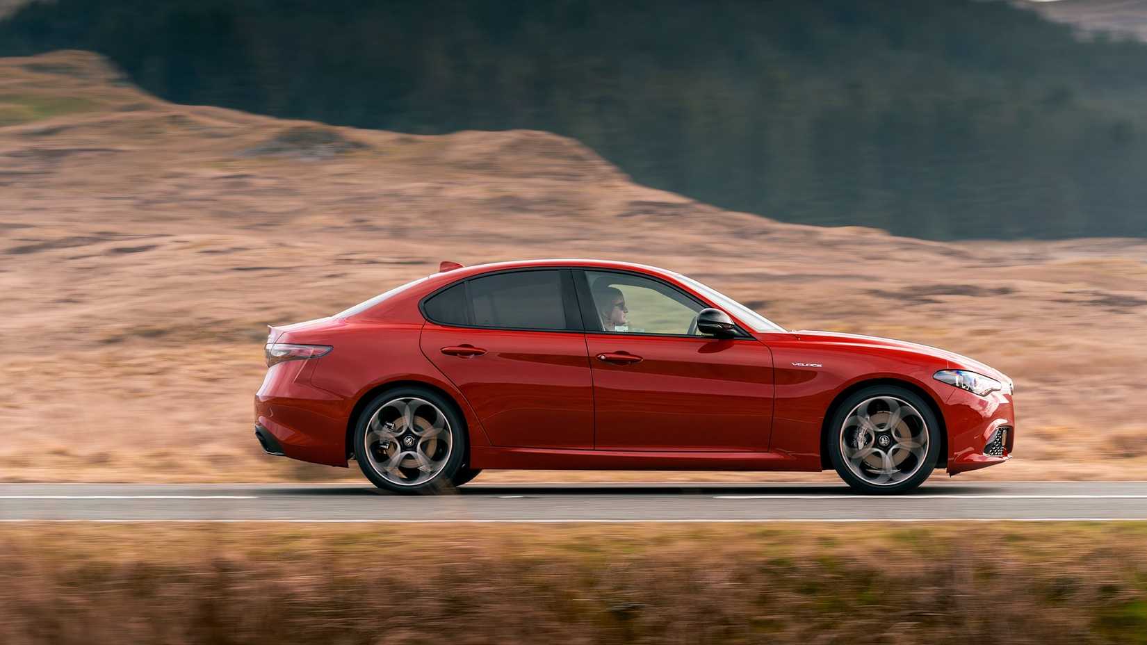 Current Alfa Romeo Giulia, Stelvio To Continue U.S. Sales Through 2026