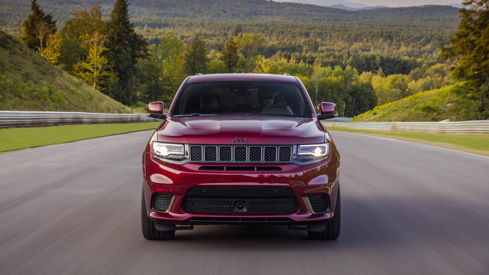 How Fast is the Jeep Grand Cherokee Trackhawk? A Look at Its Impressive ...