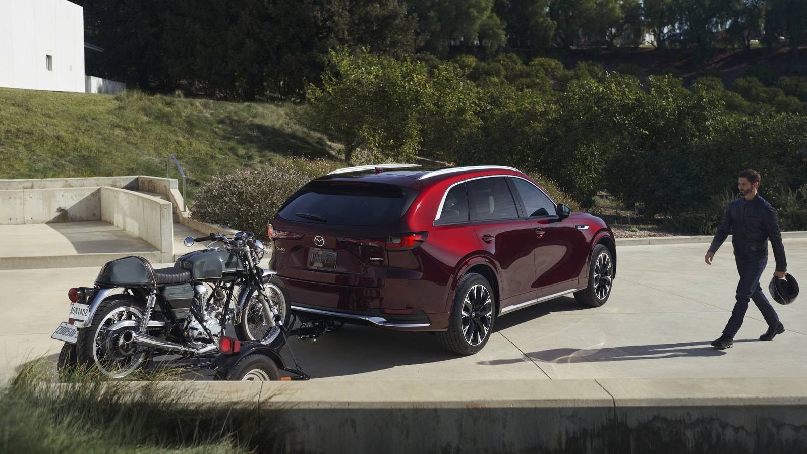 10 Affordable Mid-Size SUVs Ranked By Towing Capacity