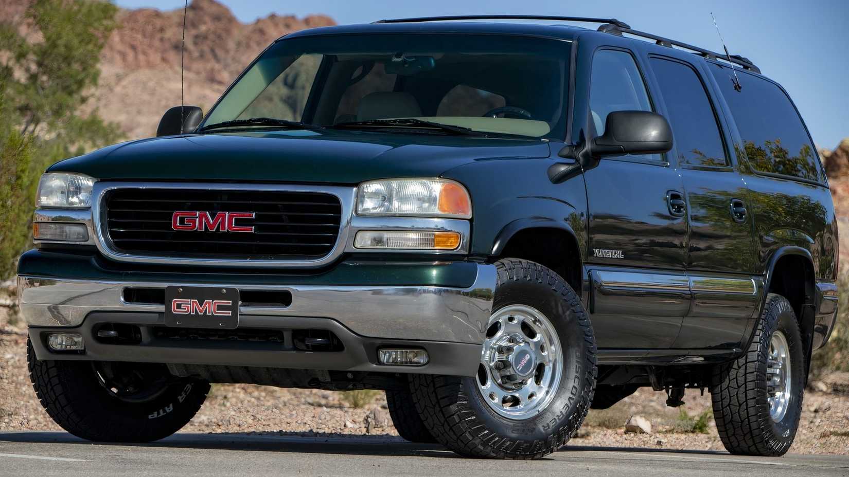 10 Best V8 SUVs From The Early 2000s You Can Buy Cheap