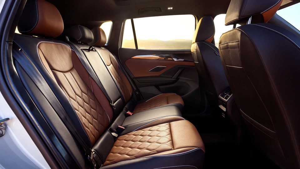 Volkswagen Debuts All-New, 2025 Tiguan With Macan-Like Gaping Mouth And "Atmospheres"