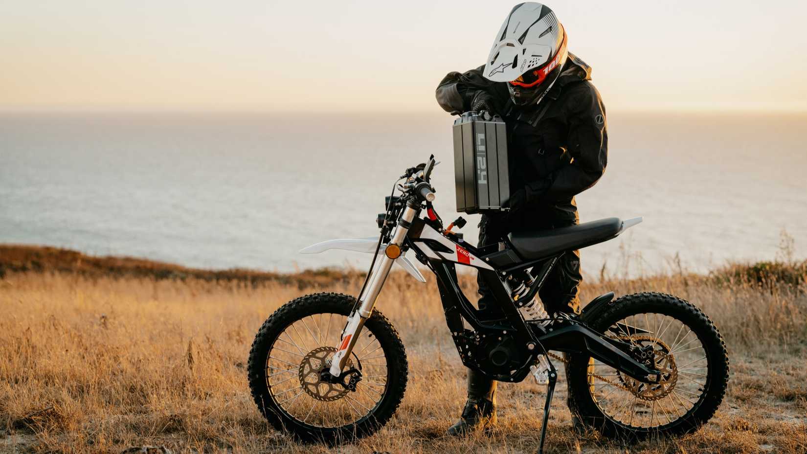 The 2025 Zero XB And XE Are The Cheapest American Electric Motorcycles Yet: