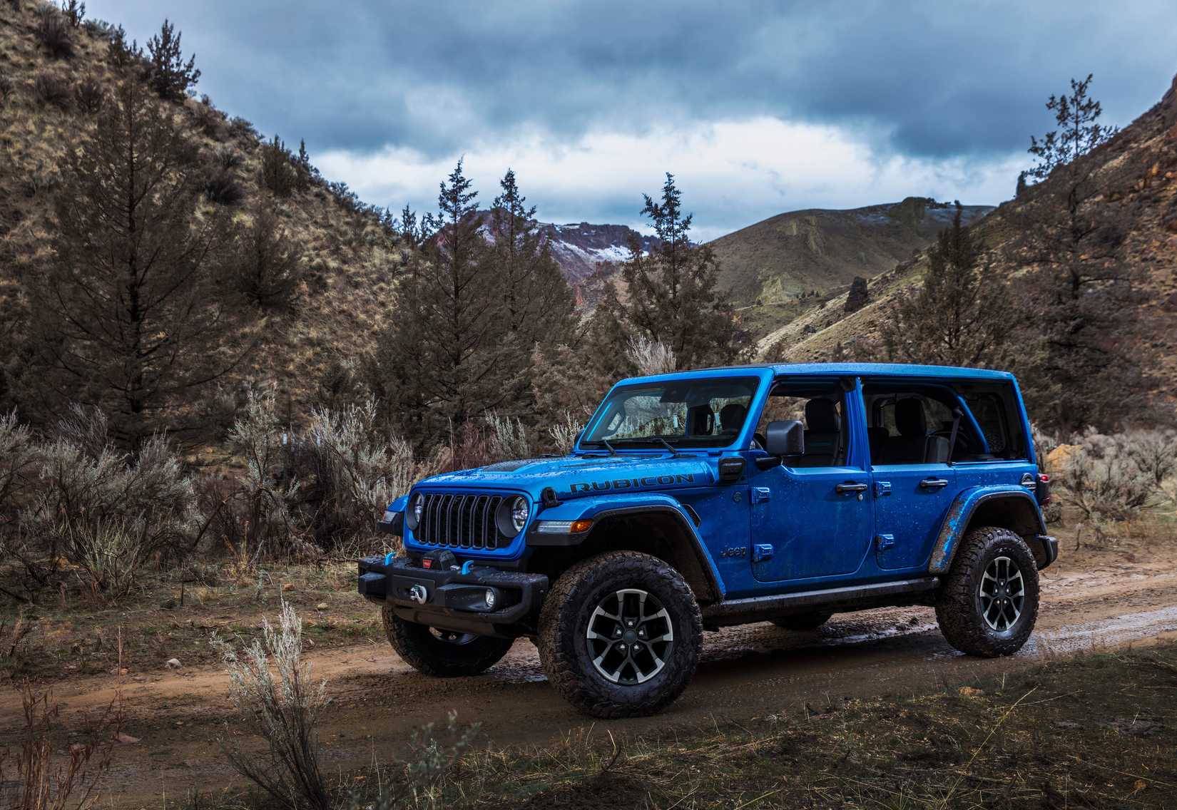 10 SUVs With The Highest Ground Clearance For Off-Roading