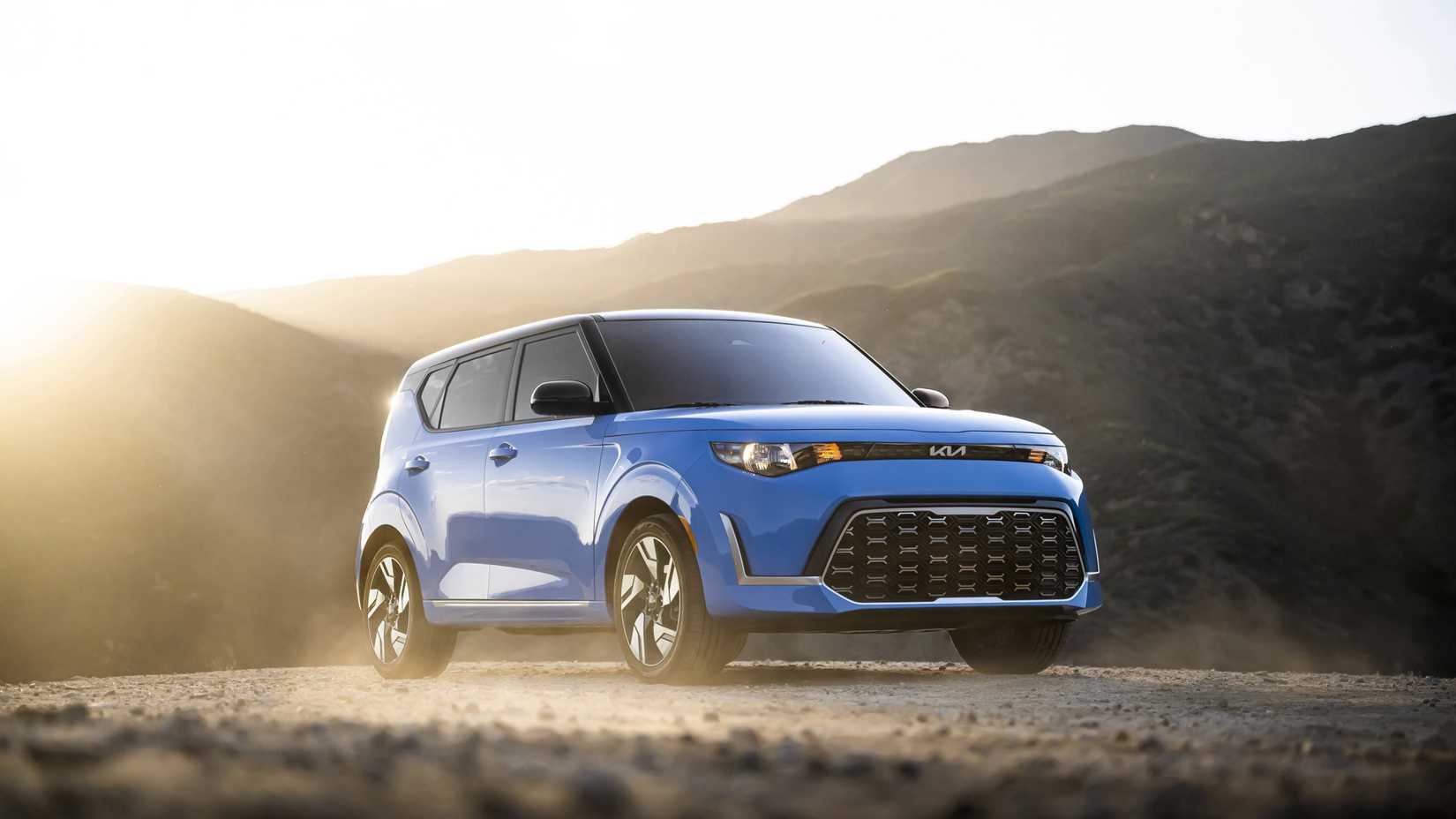 2025 Kia Soul Interior And Exterior Picture Gallery