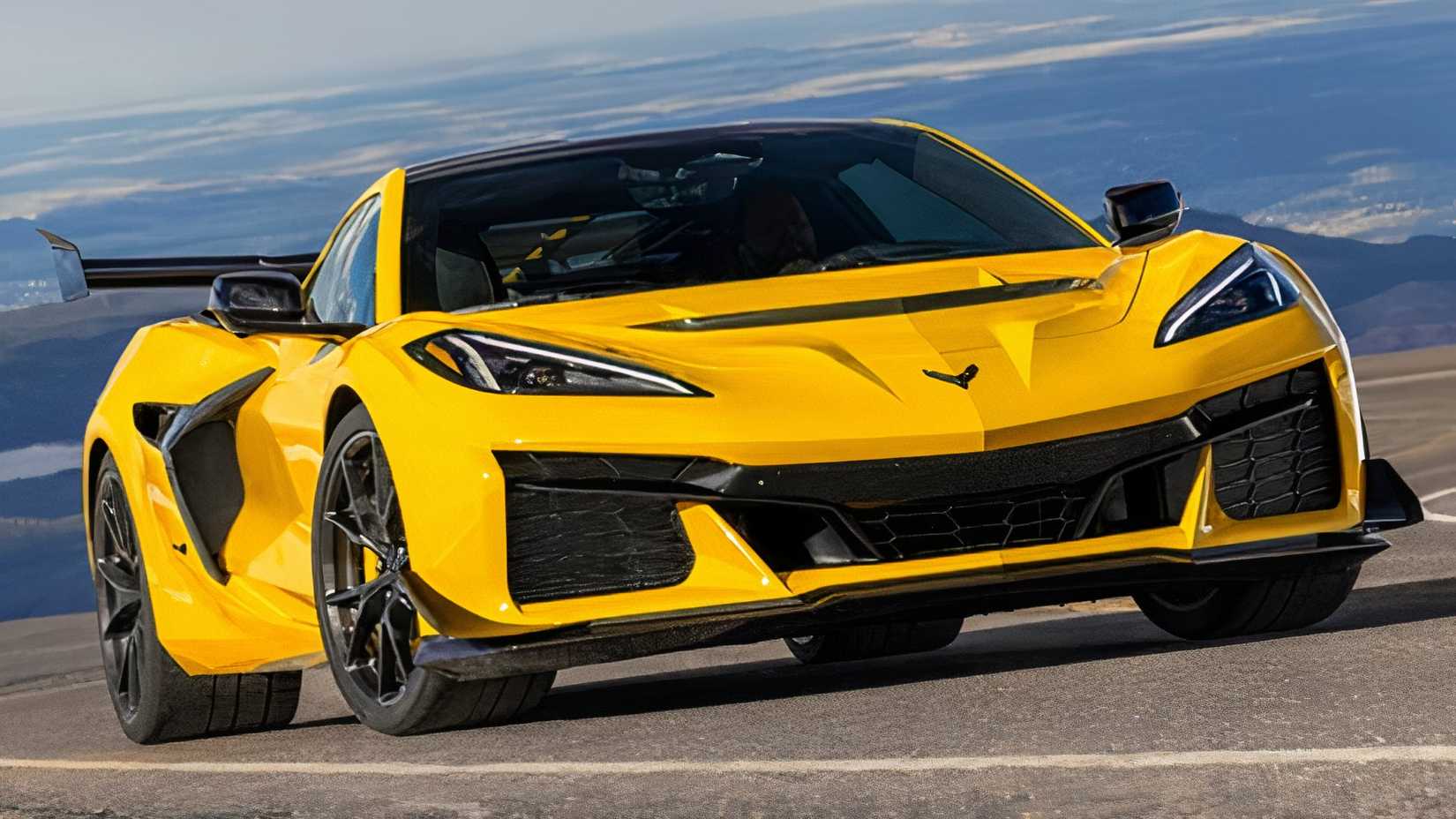 10 New Performance Cars That Can Hit 200 MPH