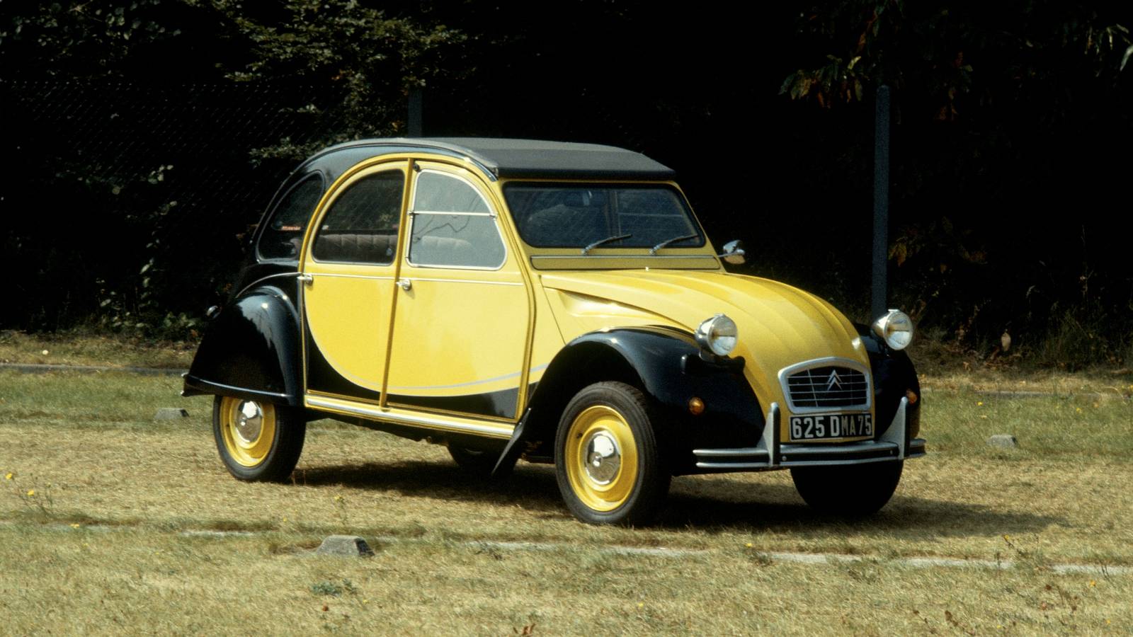Citroen May Revive 2CV As A Retro-Styled EV