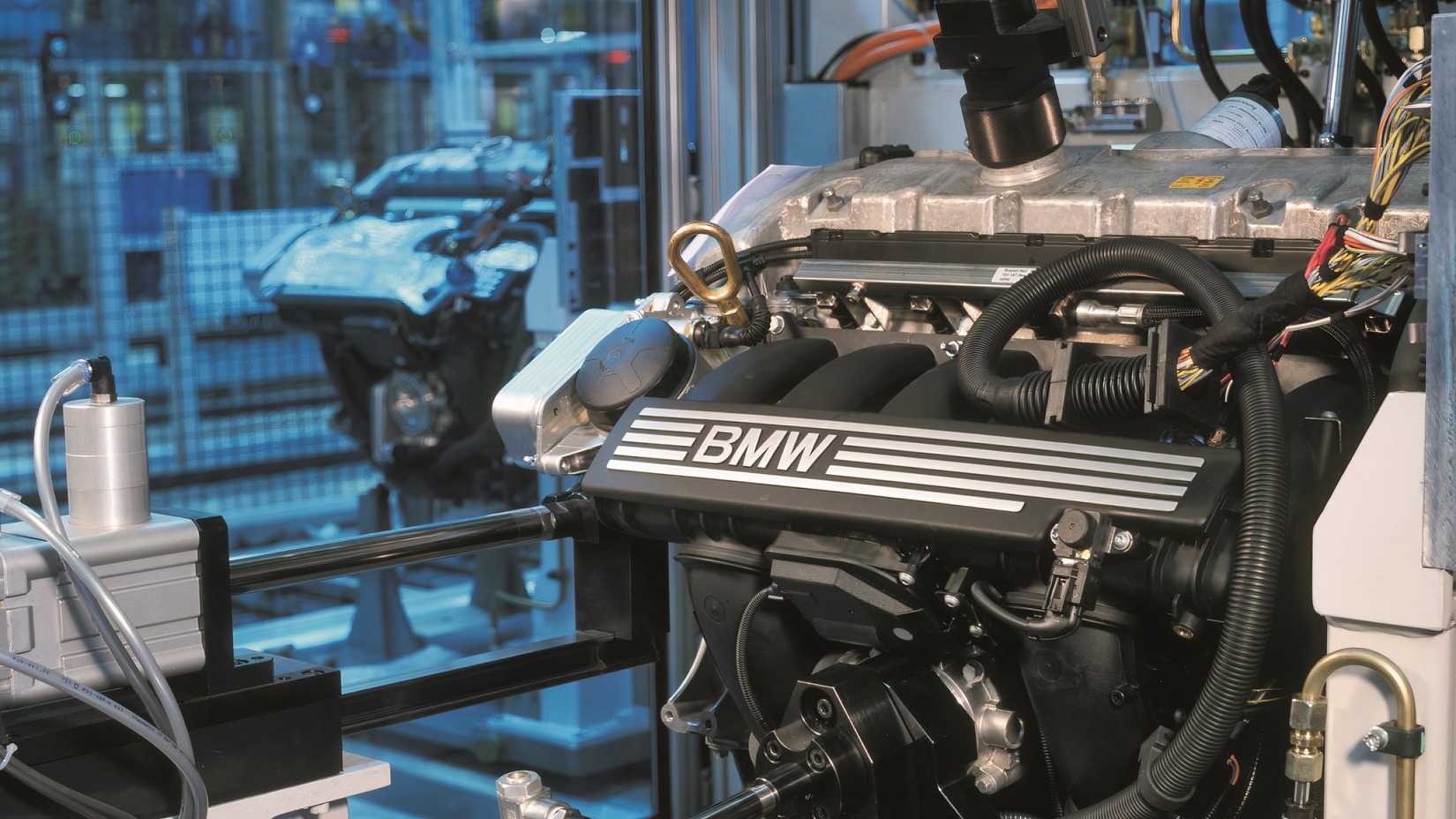 How BMW Turned The Humble Inline-Six Into A Muscular Powerhouse