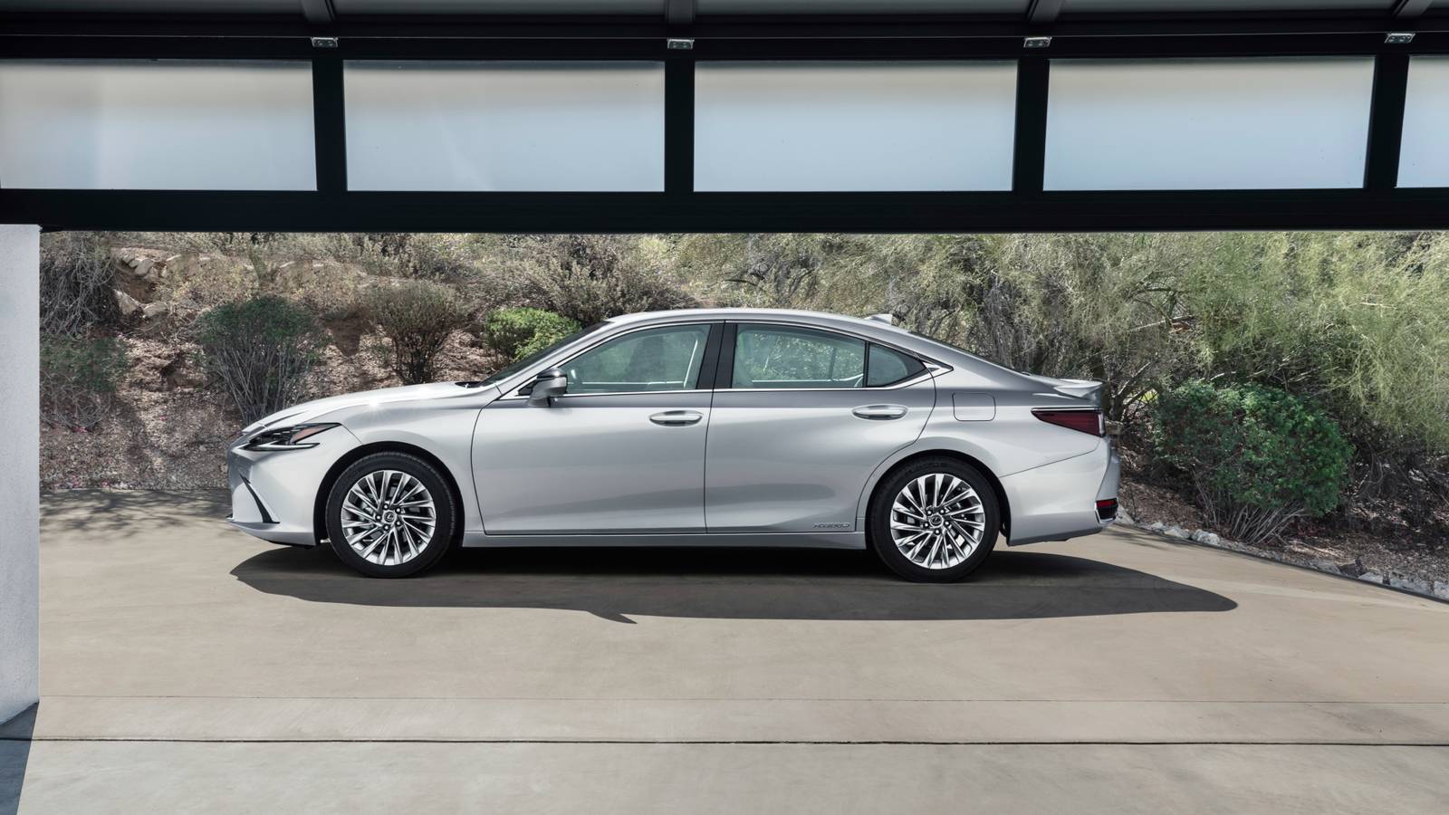 This Hybrid Delivers Lexus-Level Luxury At Camry Prices