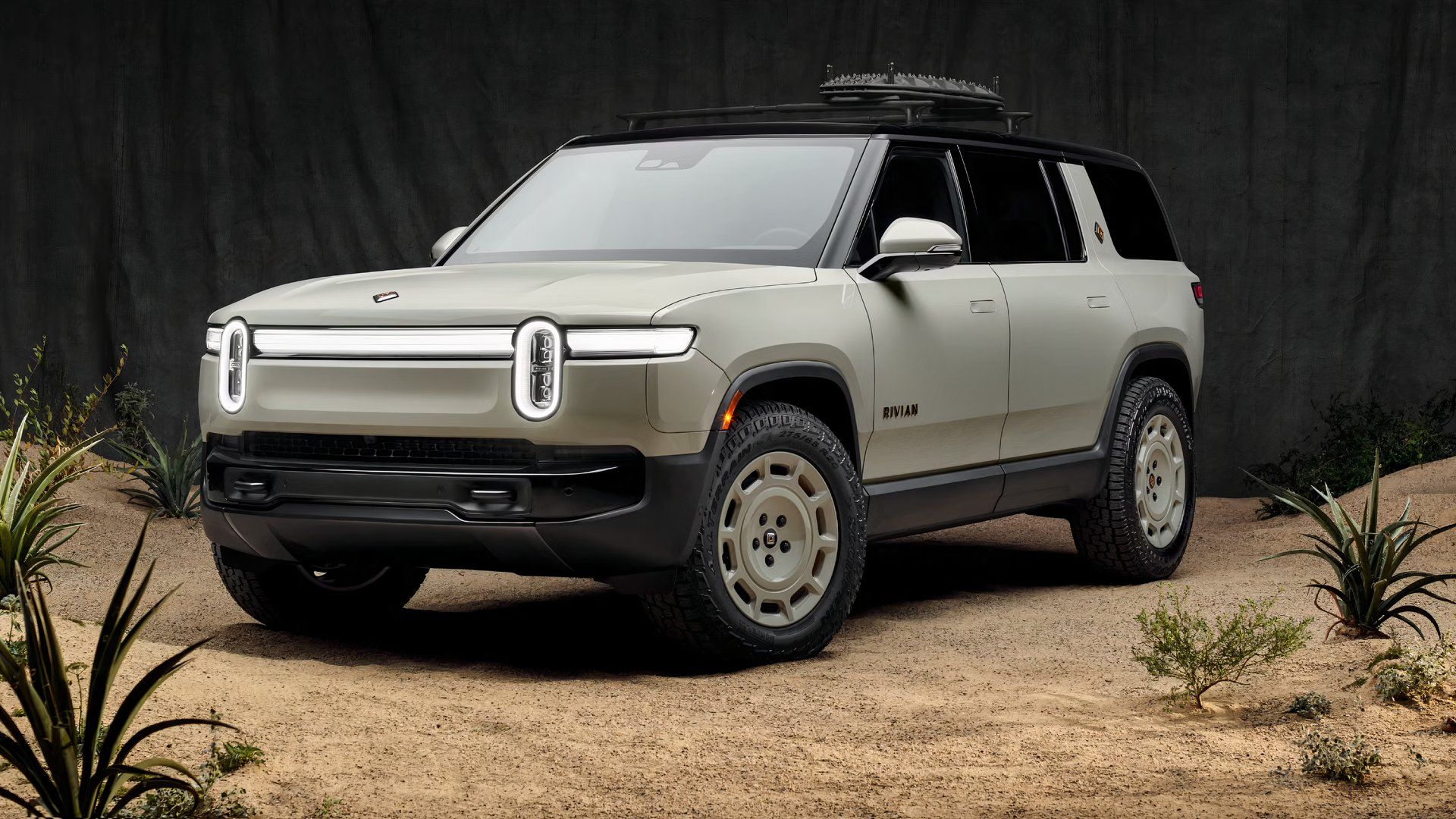Rivian R1S | TopSpeed