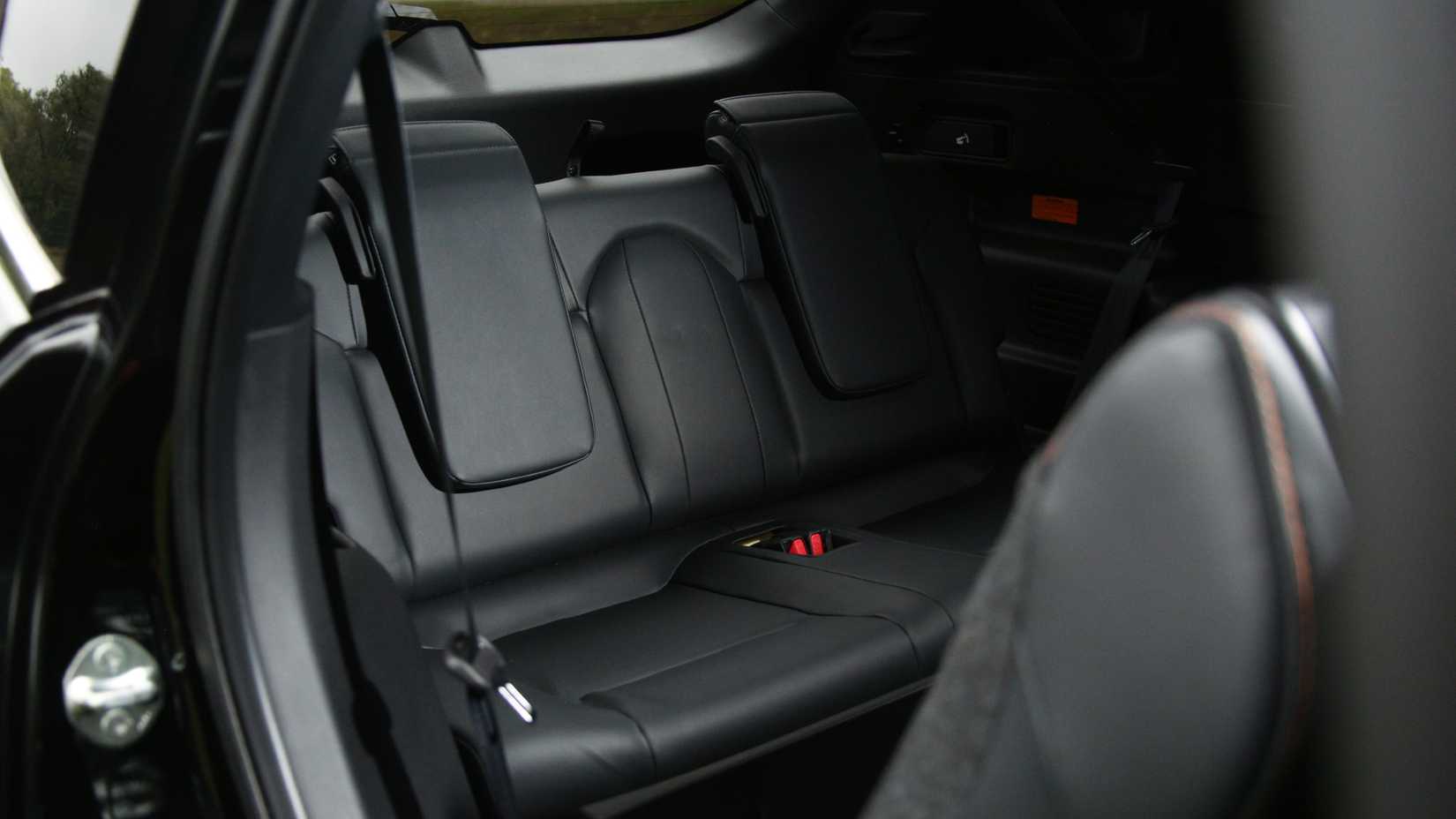 The Mitsubishi Outlander Is The Cheapest Three-Row Plug-in Hybrid For ...