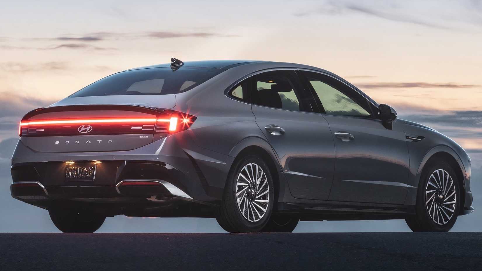 This Overlooked Mid-Size Sedan Is Secretly One Of The Best Daily Drivers