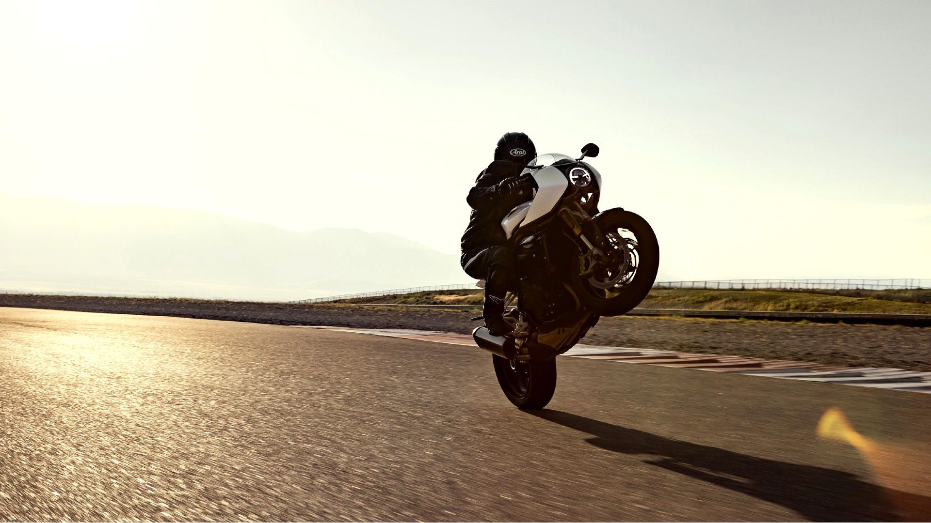 2026 Triumph Speed Triple 1200 RX Debuts To Worry The Ducati Streetfighter