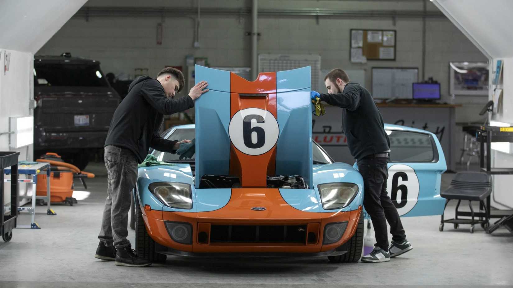 Here's Why The Original Ford GT40 Was A Right-Hand Drive Car