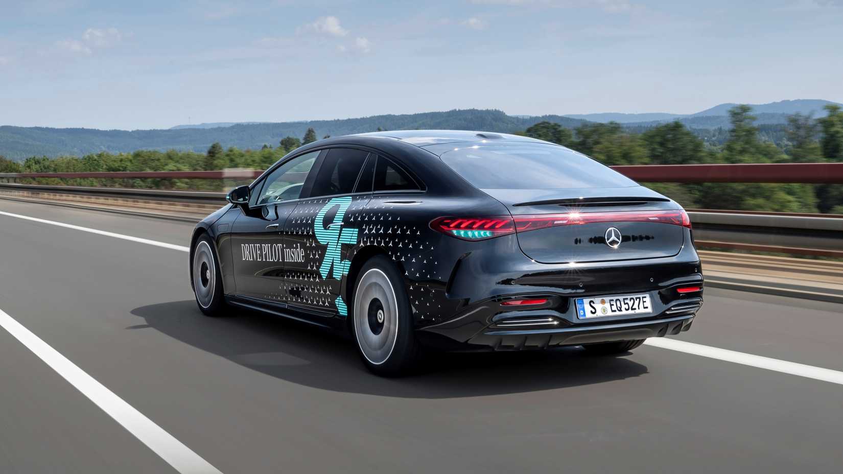 Germany Approves New Turquoise Lights To Identify Self-Driving Mercedes