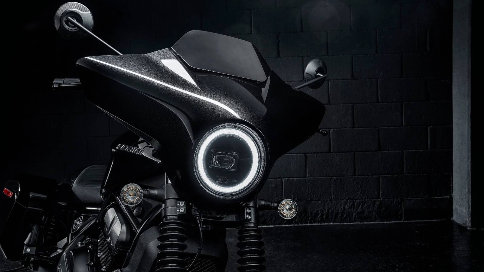 Why This Lightweight Touring Motorcycle Is Ideal For First-Time Riders