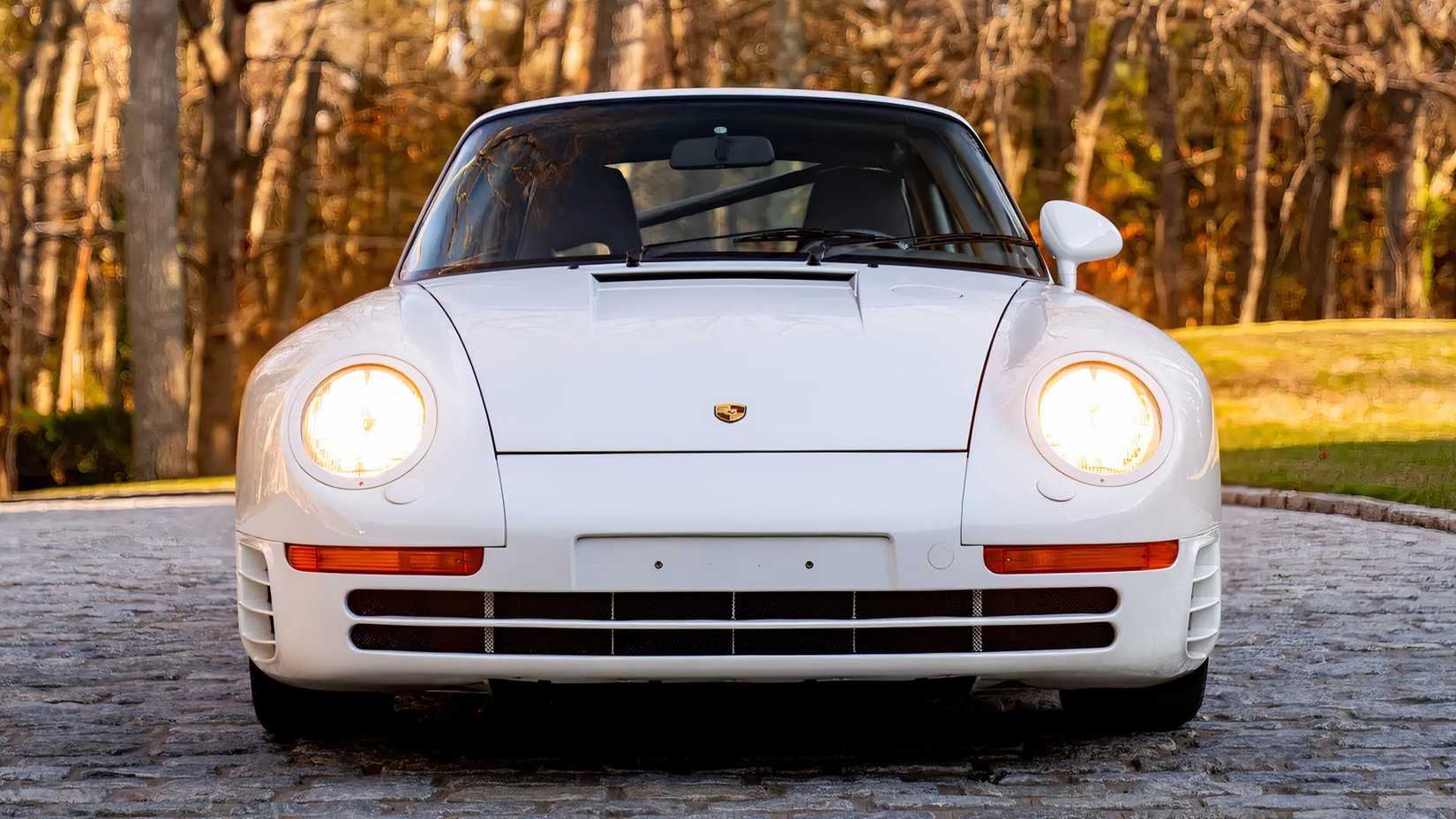 How the Porsche 959 Became The Supercar That Time Can’t Touch