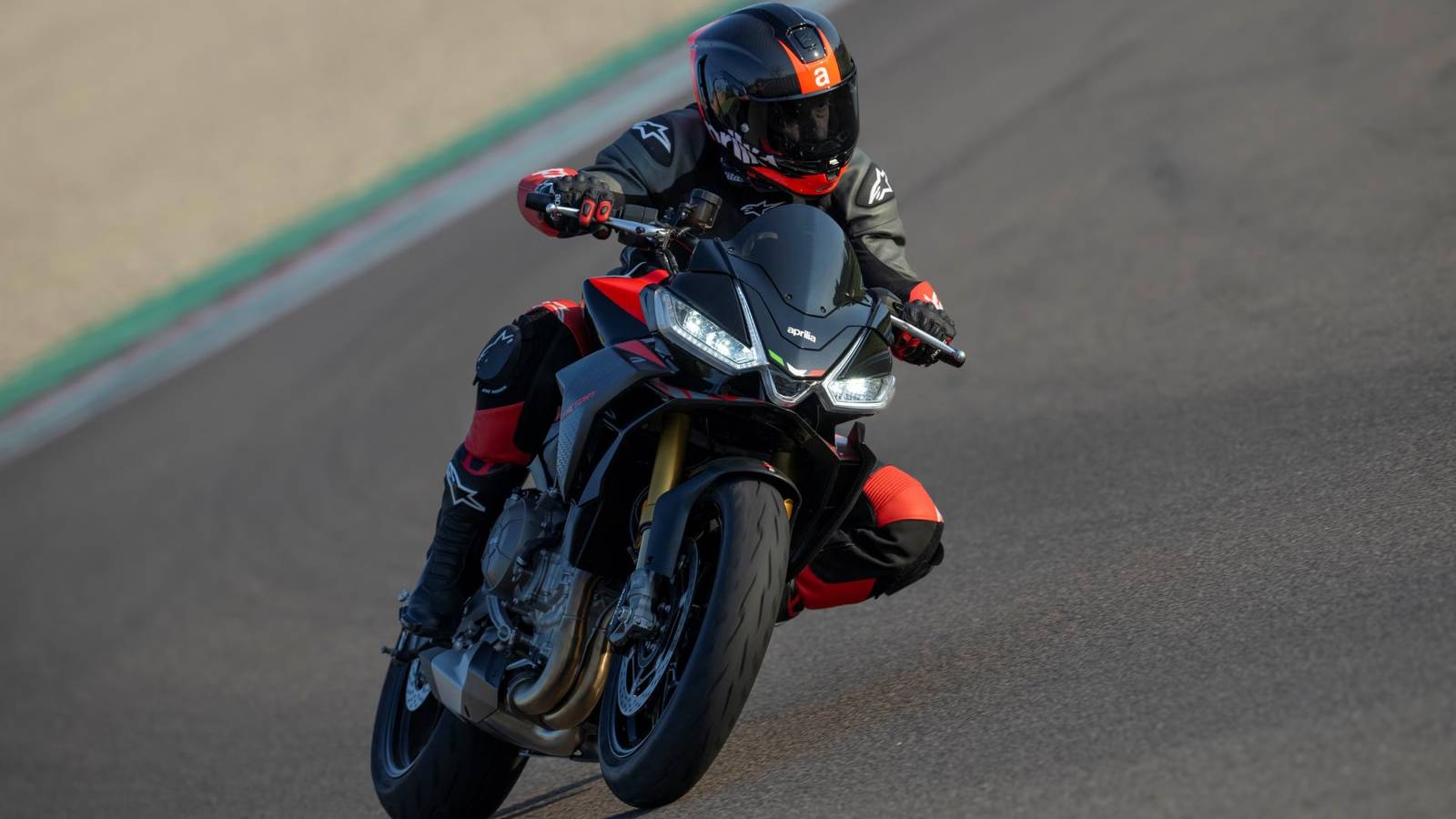 The Motorcycle That Nails The Sweet Spot Between Playful, Predictable ...