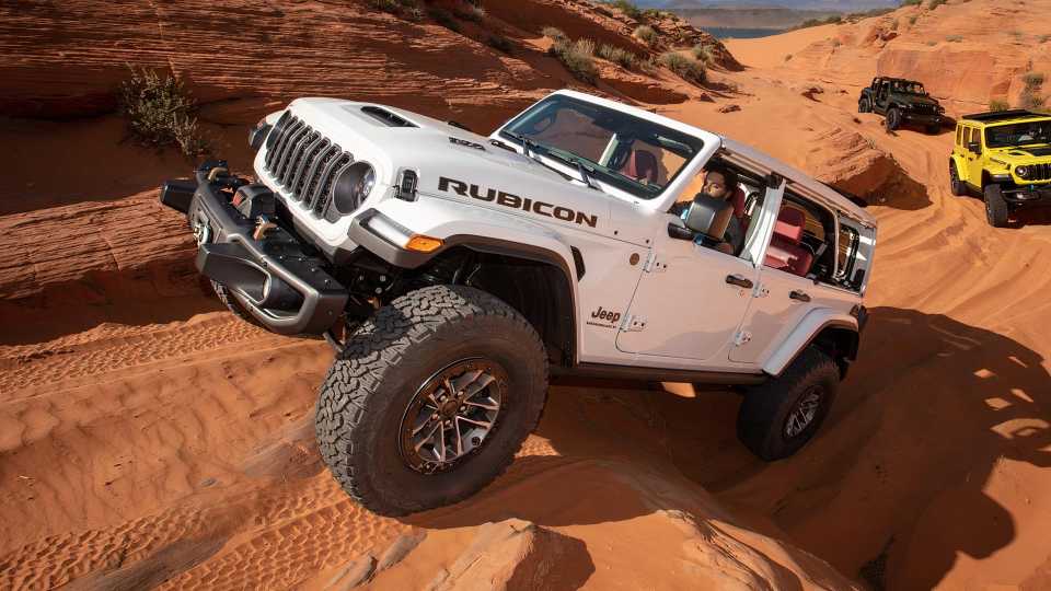Blending Luxury and Capability: The 2025 Land Rover Defender 90