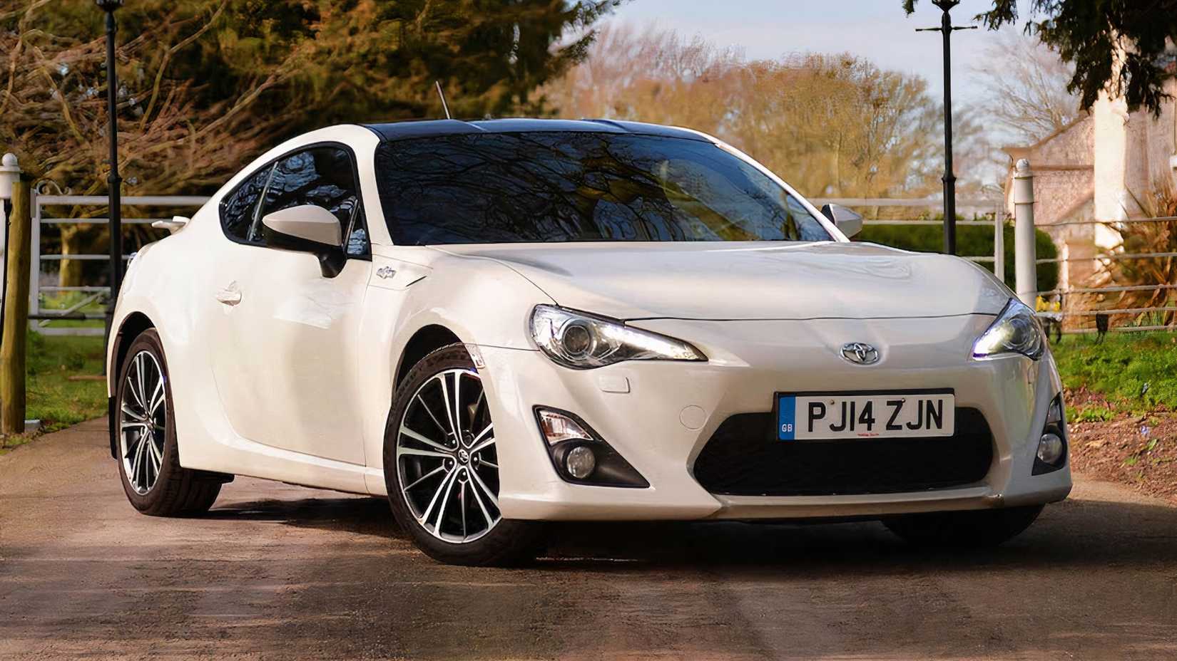 10 Iconic Sports Cars That Are Still A Steal On The Used Market