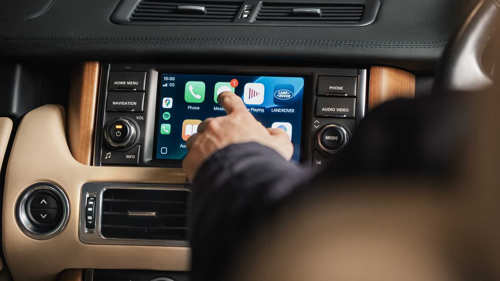 Land Rover Adds CarPlay, Android Auto To 2010-2012 Range Rover